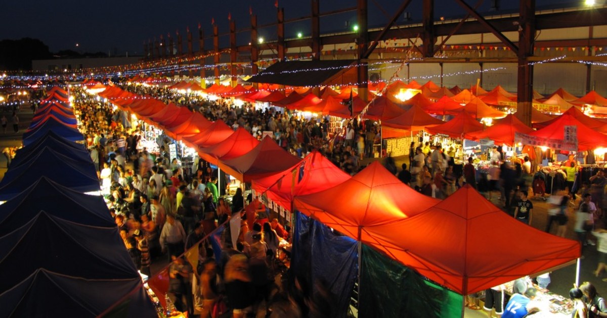 Strolling the world's top night markets