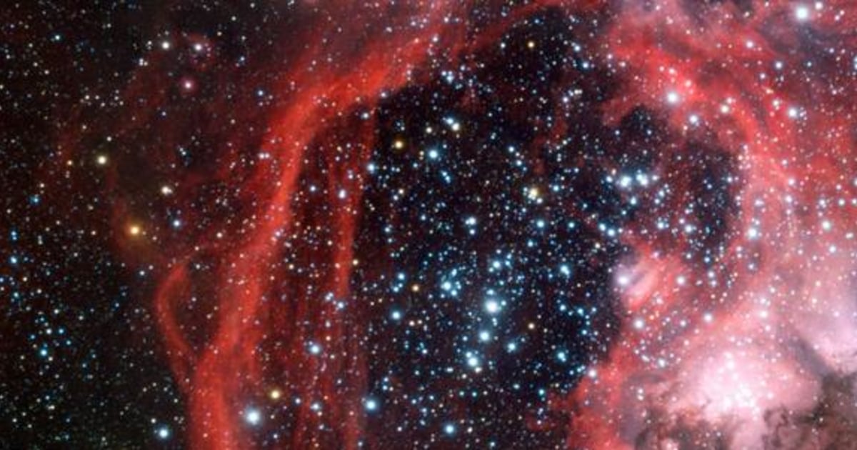Exploding stars spawn giant space 'superbubble'
