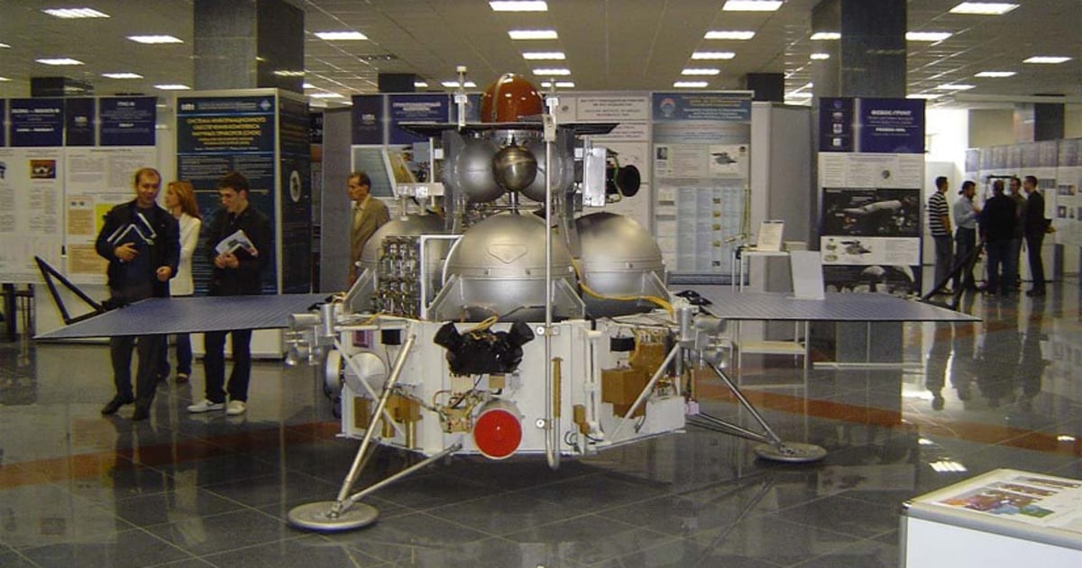 Is Russian Mars probe trying to save itself?