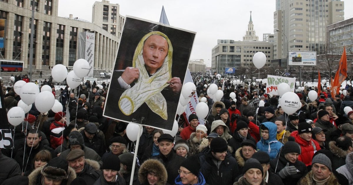 'Russia will be free': Huge rally increases pressure on Vladimir Putin