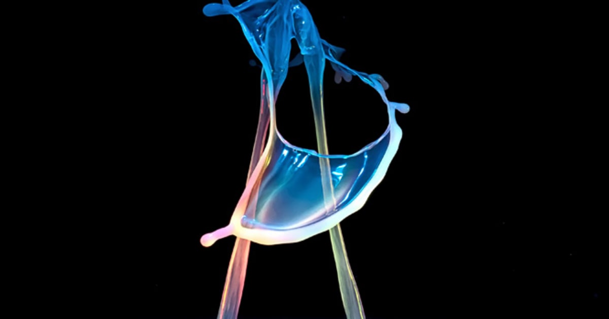 Amazing photos bring merging water droplets to life