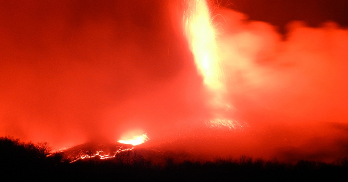Scientist captures fiery volcano in mid-blast