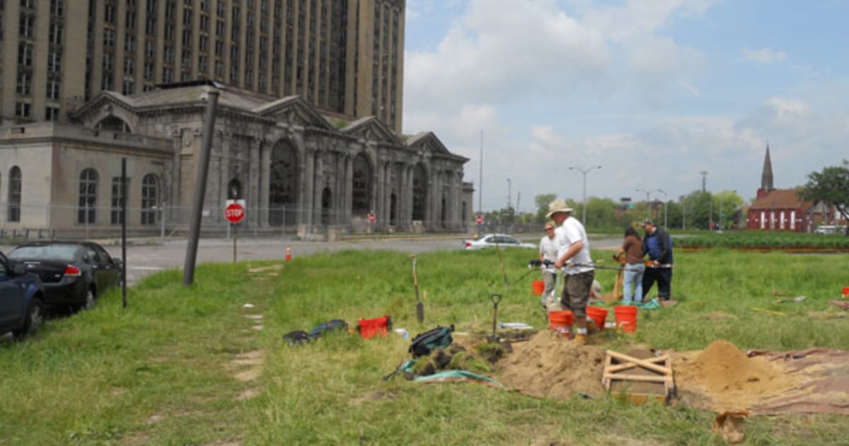 Soil tells dirty little secrets in vacated areas of Detroit