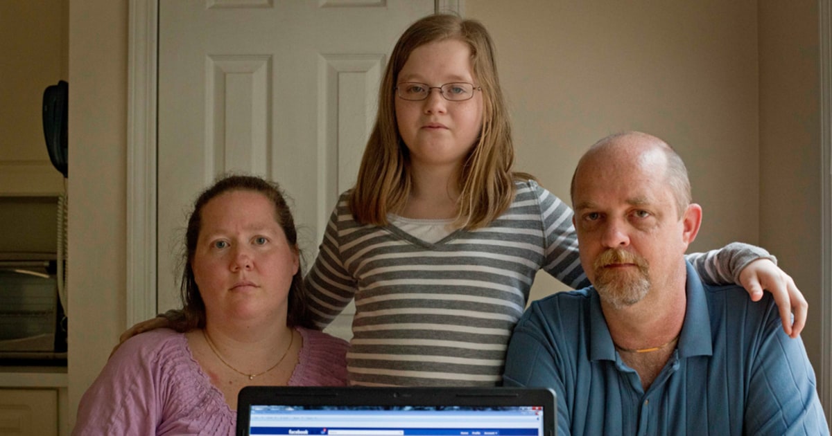 Teen sues classmates for libel over Facebook page
