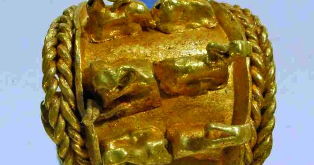 Unearthed ancient jug holds treasure trove of jewelry