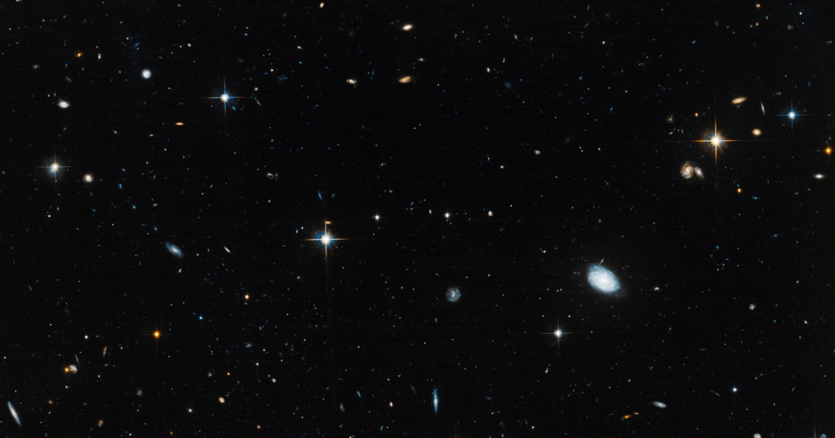 Hubble glimpses 3 odd 'ghost galaxies' of early universe