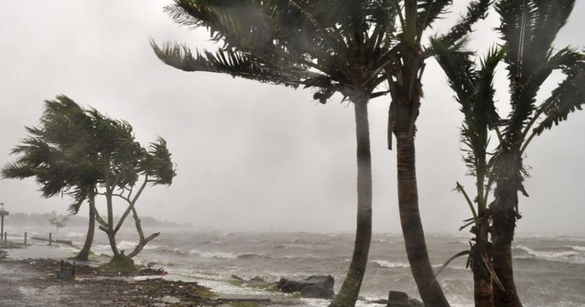 Cyclone Evan slams Fiji, Samoa