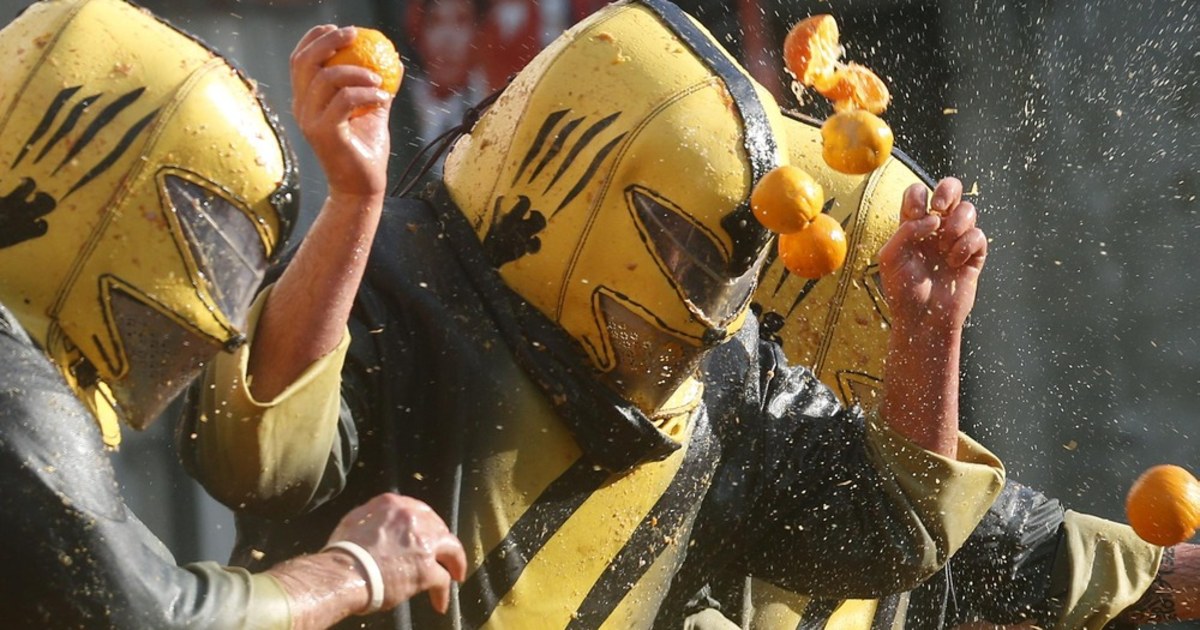 Italians face off in 'Battle of the Oranges'