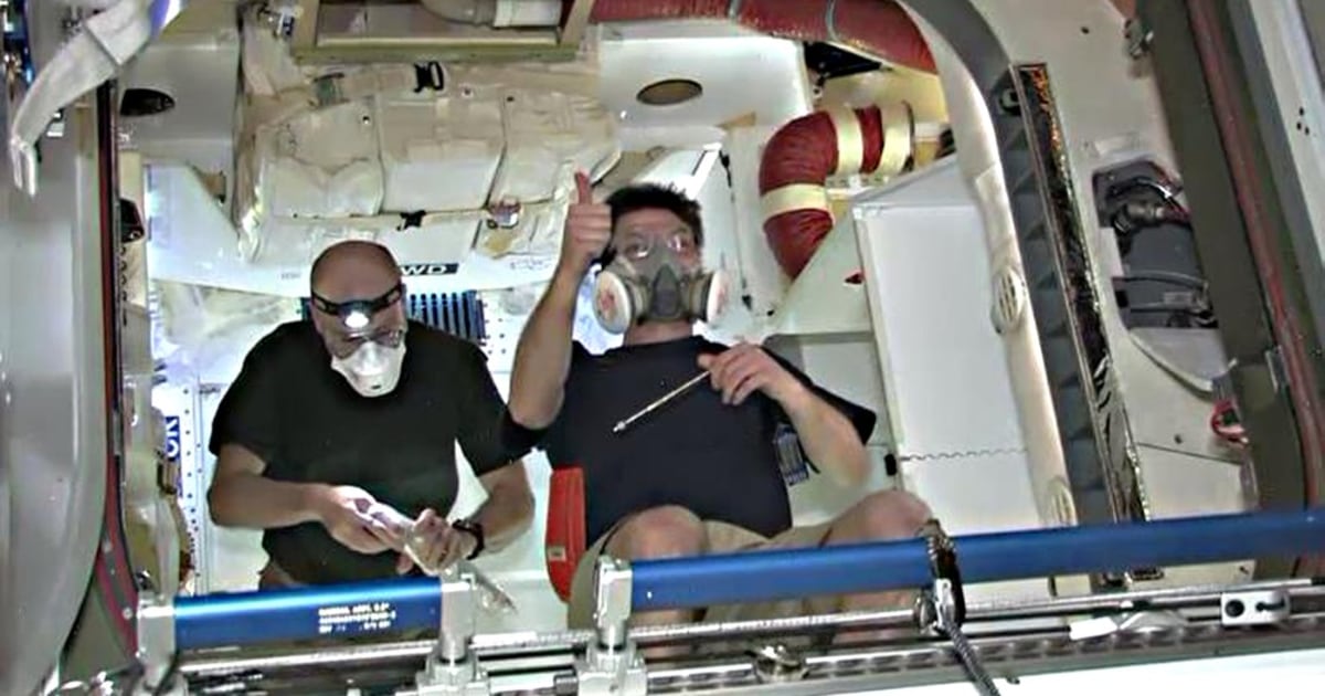 Astronauts to spend Memorial Day unpacking private space capsule