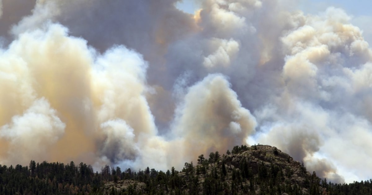 More evacuations as winds fuel Colorado wildfire