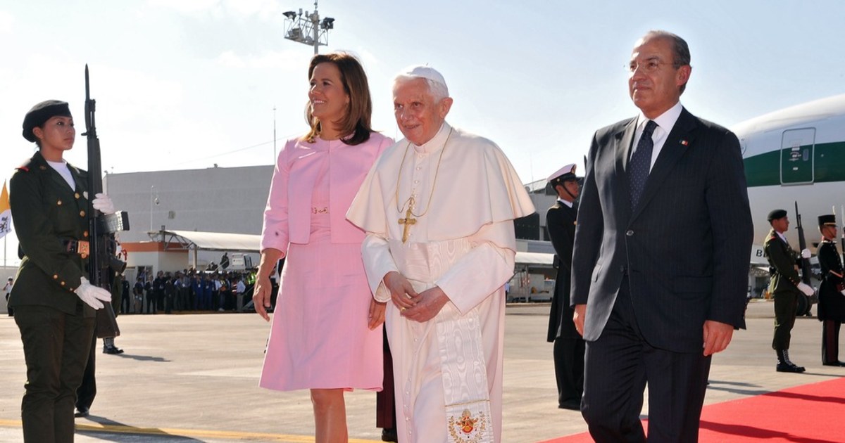 Pope arrives in Mexico pledging to fight drugs' 'evil'
