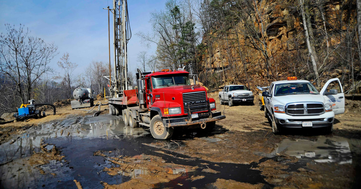 Gas levels still too high to enter mine