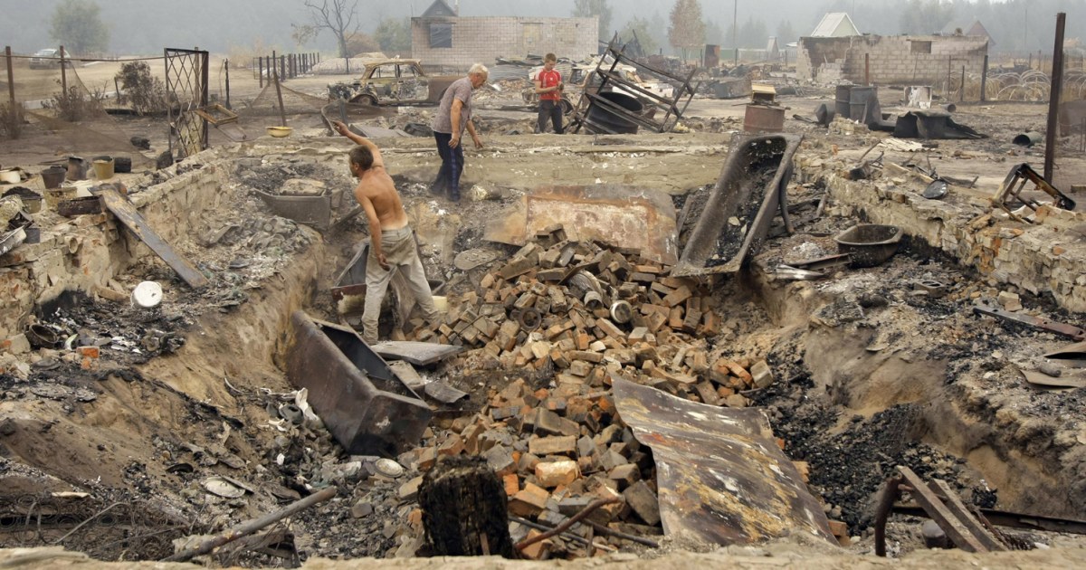 Fires rage across Russia