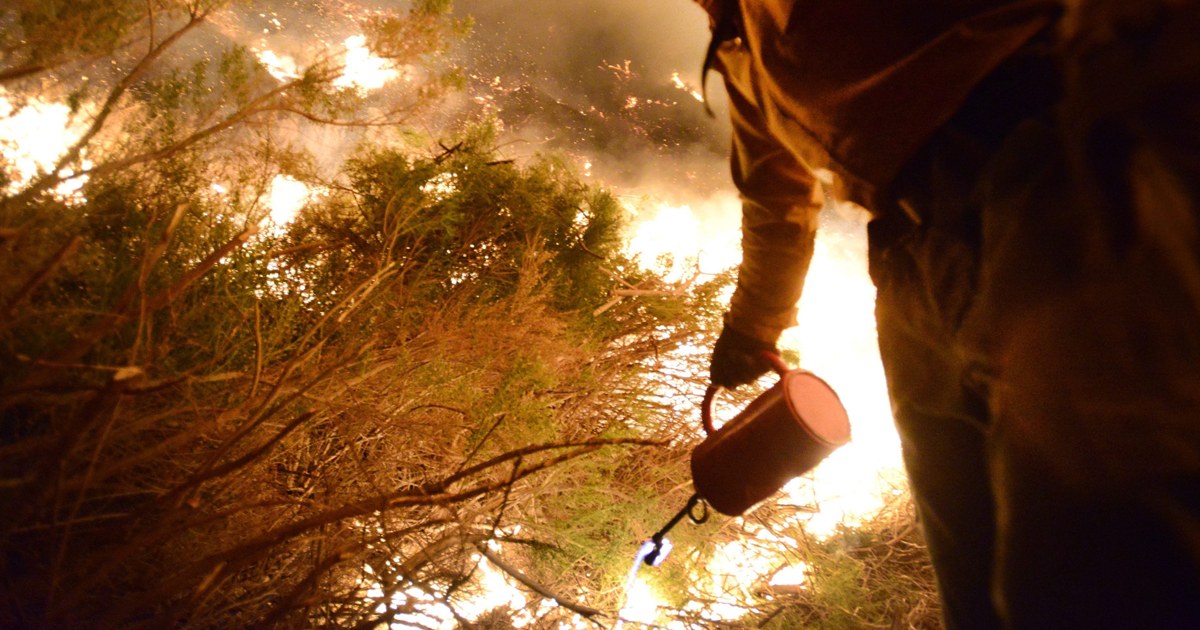 Thousands evacuate as Colby Fire burns