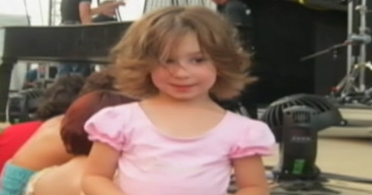 Little girl rescued by ‘human chain’