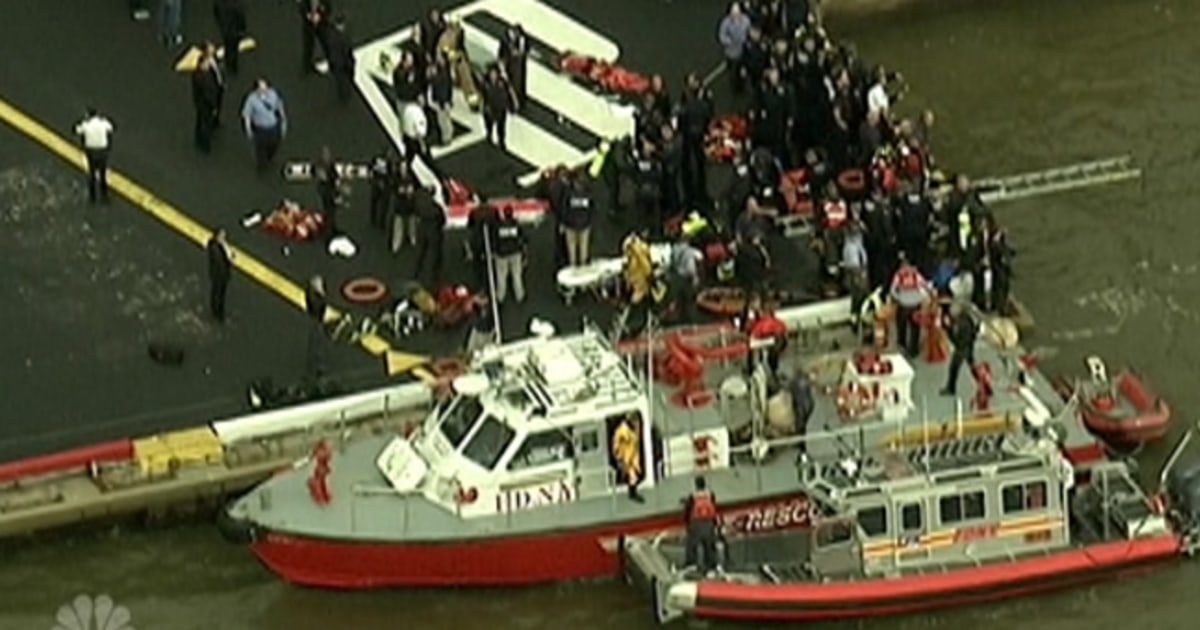 Chopper crashes in NY river, killing one
