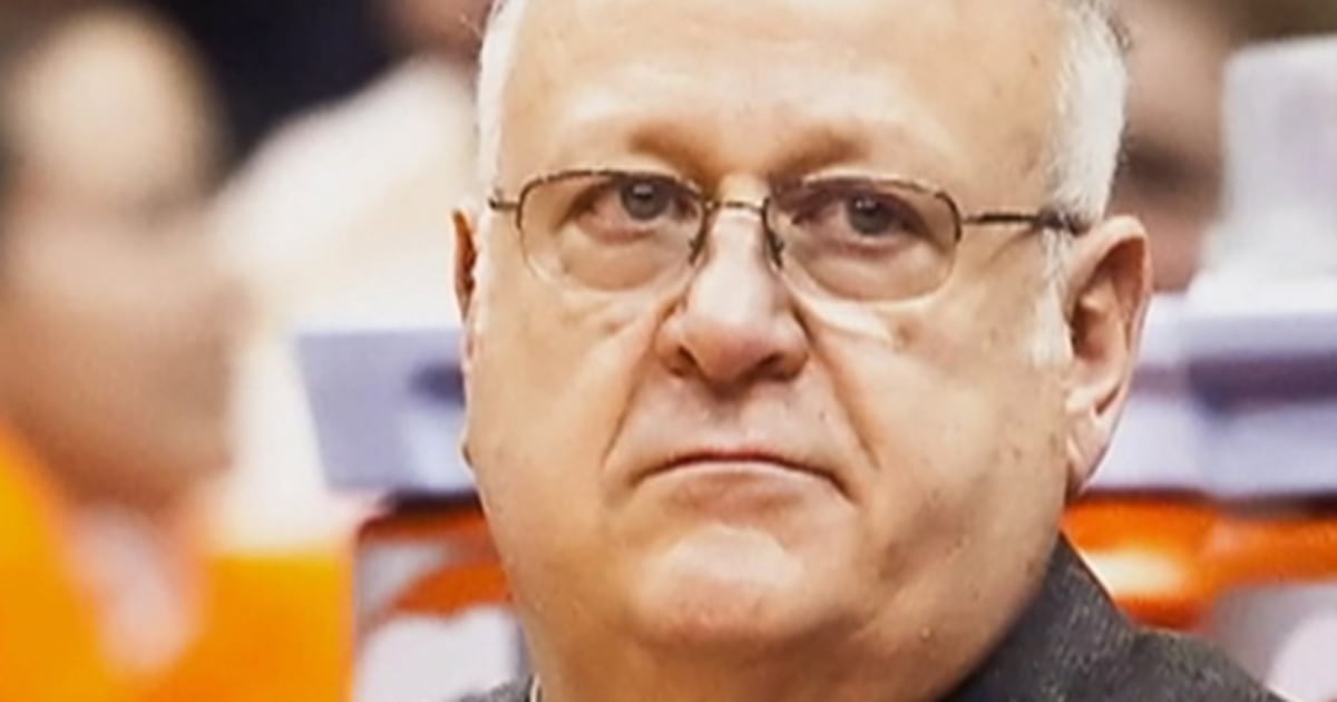 Syracuse fires coach Bernie Fine