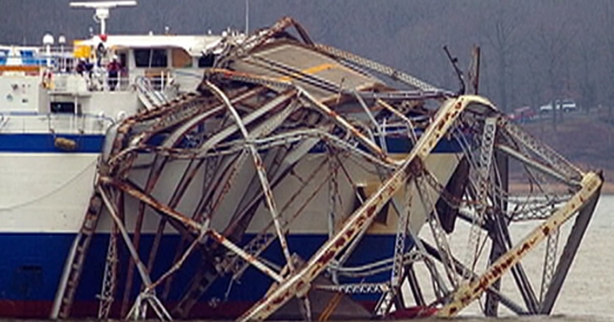 Cargo ship slams into Kentucky bridge