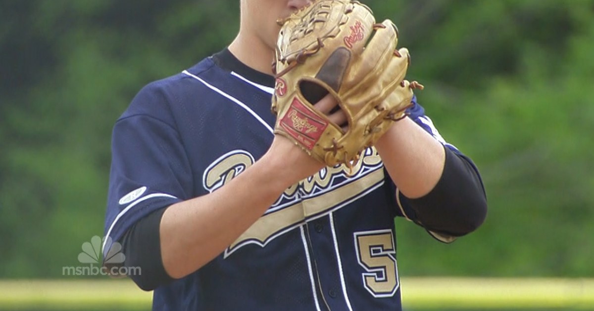 Deaf baseball player inspires his team