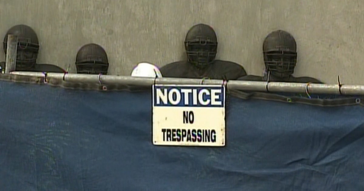 Coach Joe Paterno statue removed