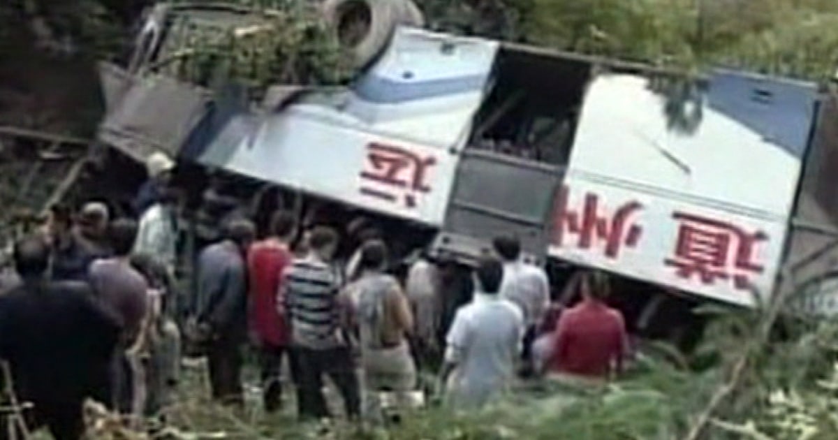 China bus crash kills 4 students