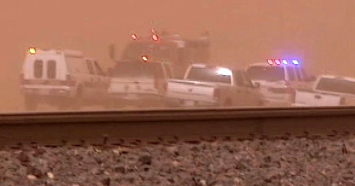 Deadly dust storm triggers car pile-up, kills one