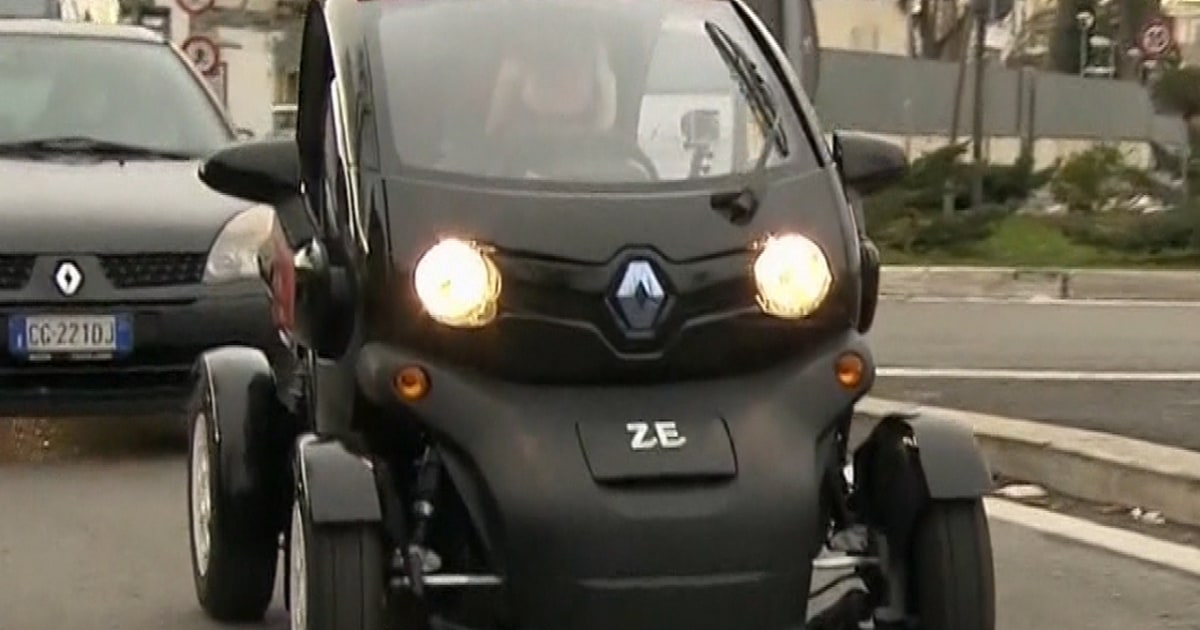Tiny Twizy turns heads in Rome