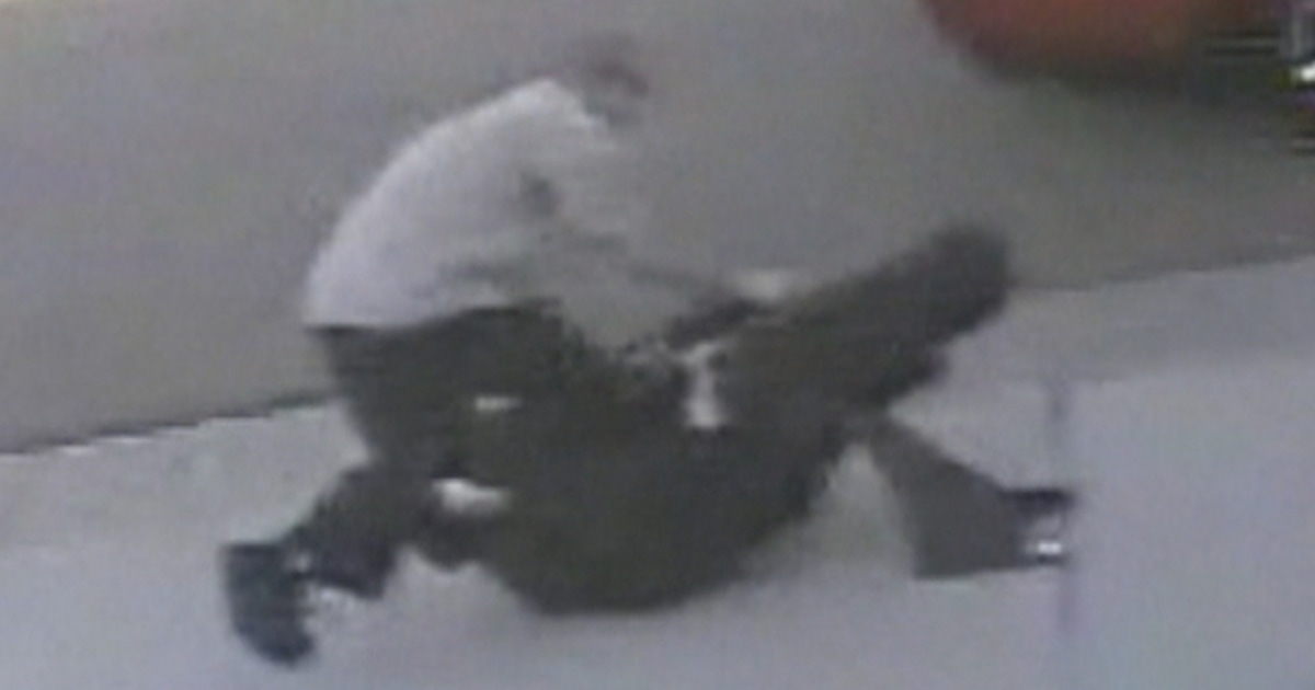 Thief takes tumble while stealing golf clubs