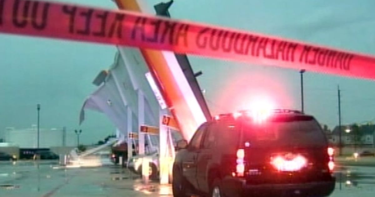 Gas station awning collapses on cars during storm