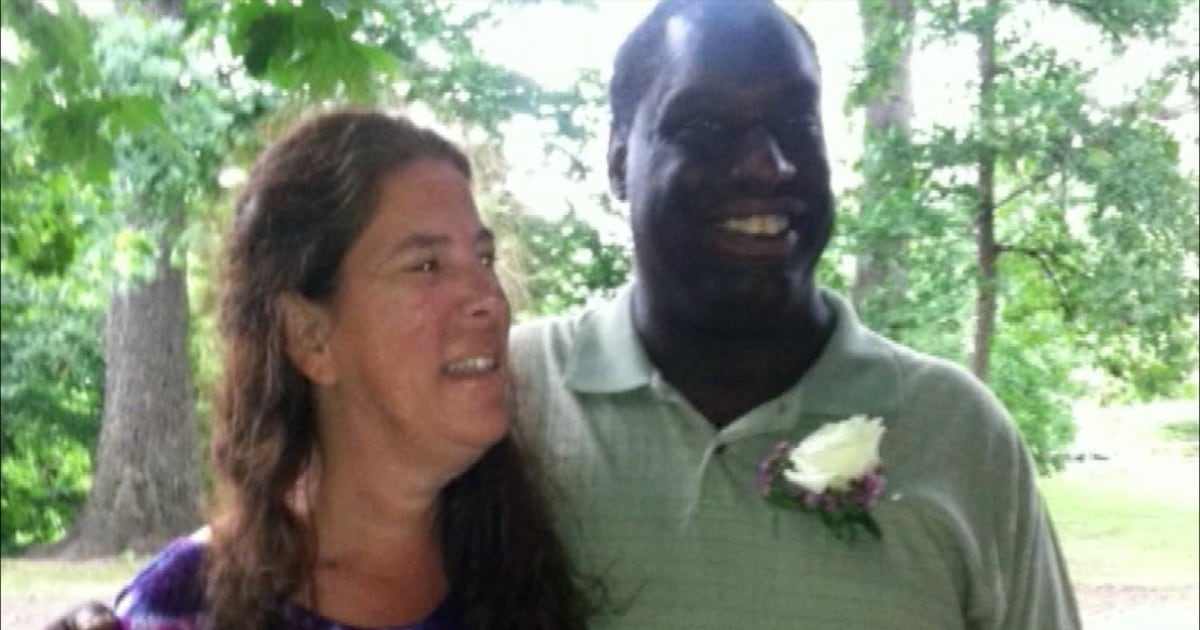 Homeless couple ties the knot