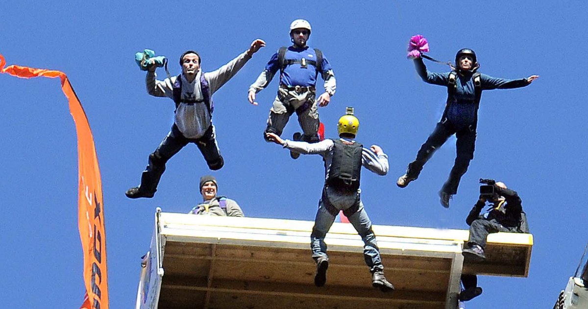 Many Jump Off Bridge, Nobody Dies