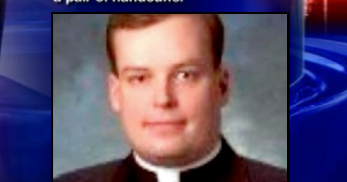 Cops: Tied-up priest dialed 911 in bondage mask