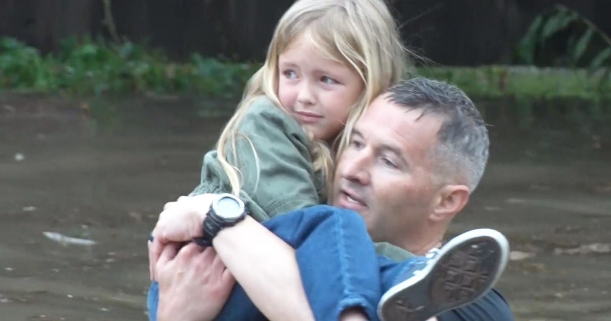 Police Rescue Flood Victims in Mississippi