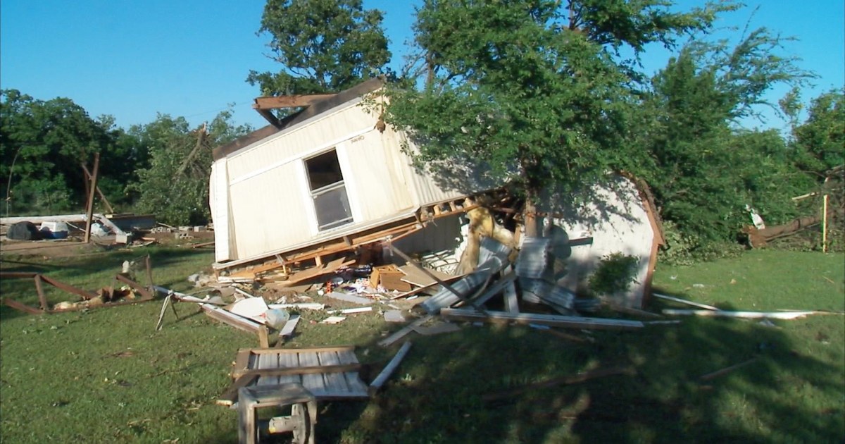 Tornadoes Kill 2 and Destroy homes in Oklahoma