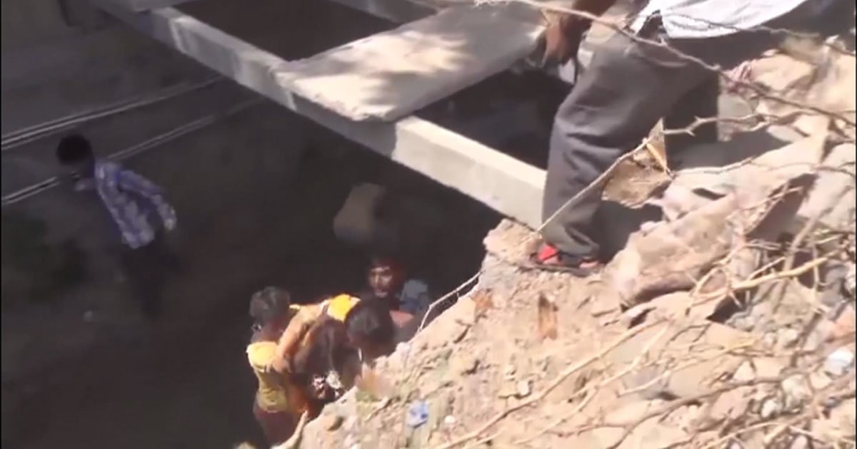 Floor Collapse Leaves Lawmaker in Sewer