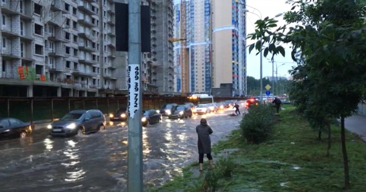 Wakeboarder Glides Through Traffic in Moscow’s Flooded Streets