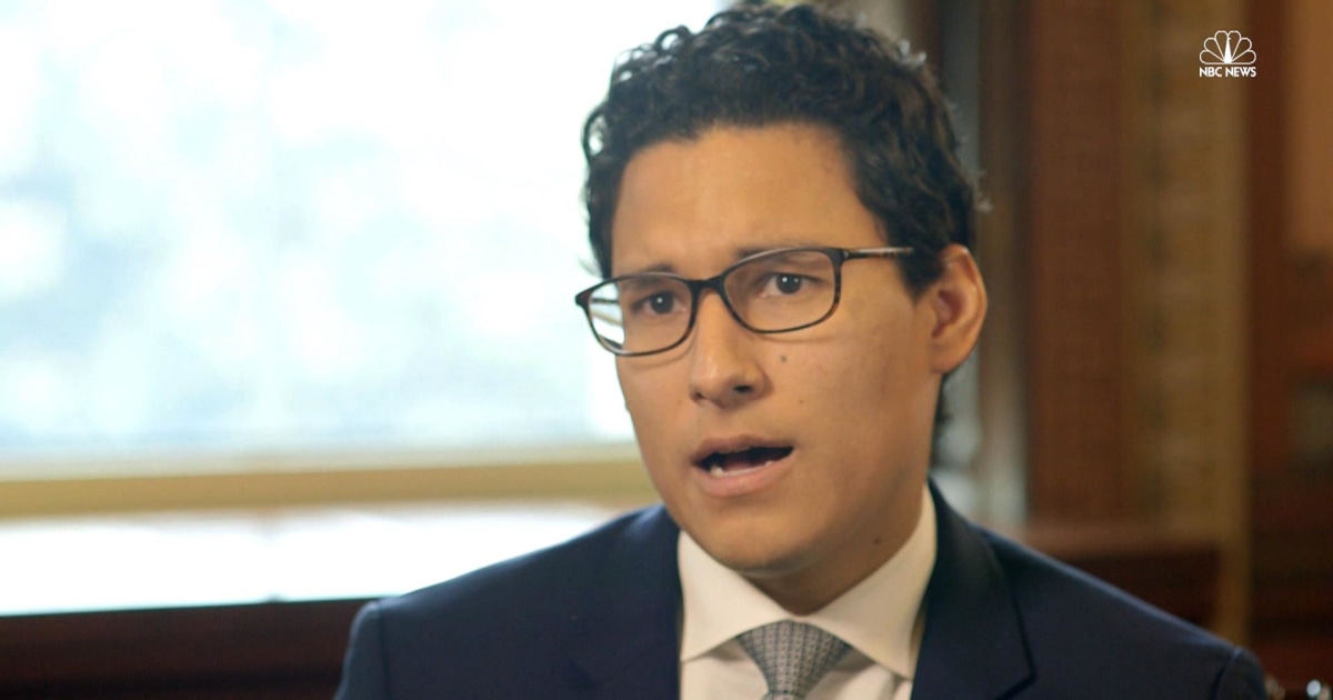 Young Latinos of the White House: Meet Mario Cardona