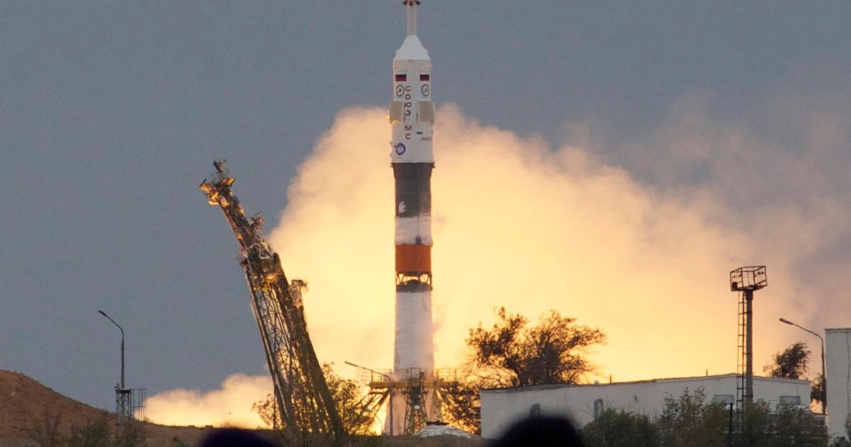 Soyuz Rocket Carries NASA Astronaut to Space Station