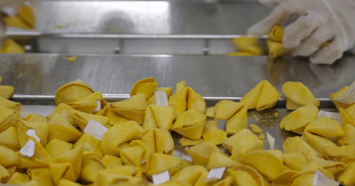 Behind the Evolution of Fortune Cookie Writing