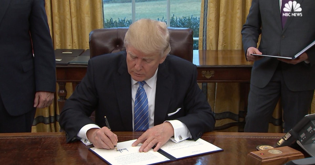 Trumps Signs Three Executive Orders, Including TPP Withdrawal