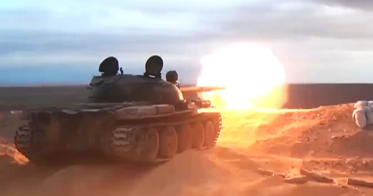 Syrian Troops Battle ISIS in Palmyra Desert