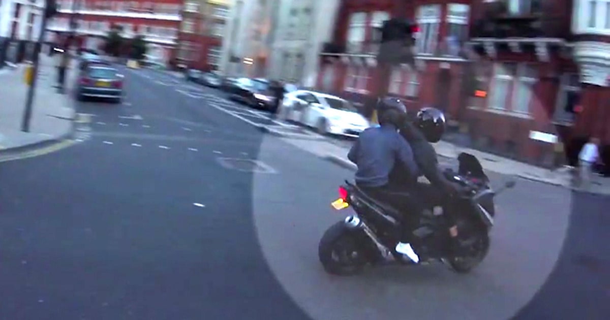 Moped Attack In London S Knightsbridge May Be Attempted Robbery