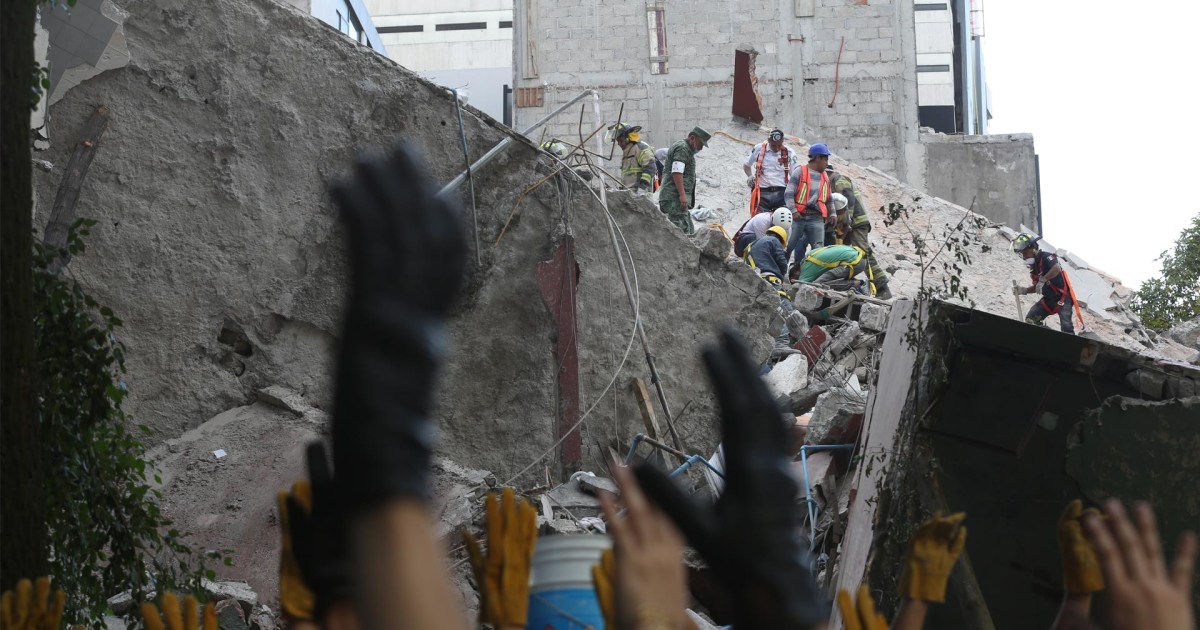 Mexico Earthquake: Citizens Become Heroes Searching for Survivors Among ...