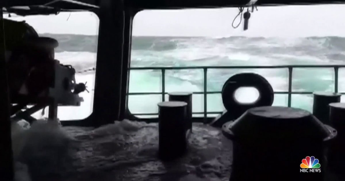 Rescuers race against time to find missing submarine