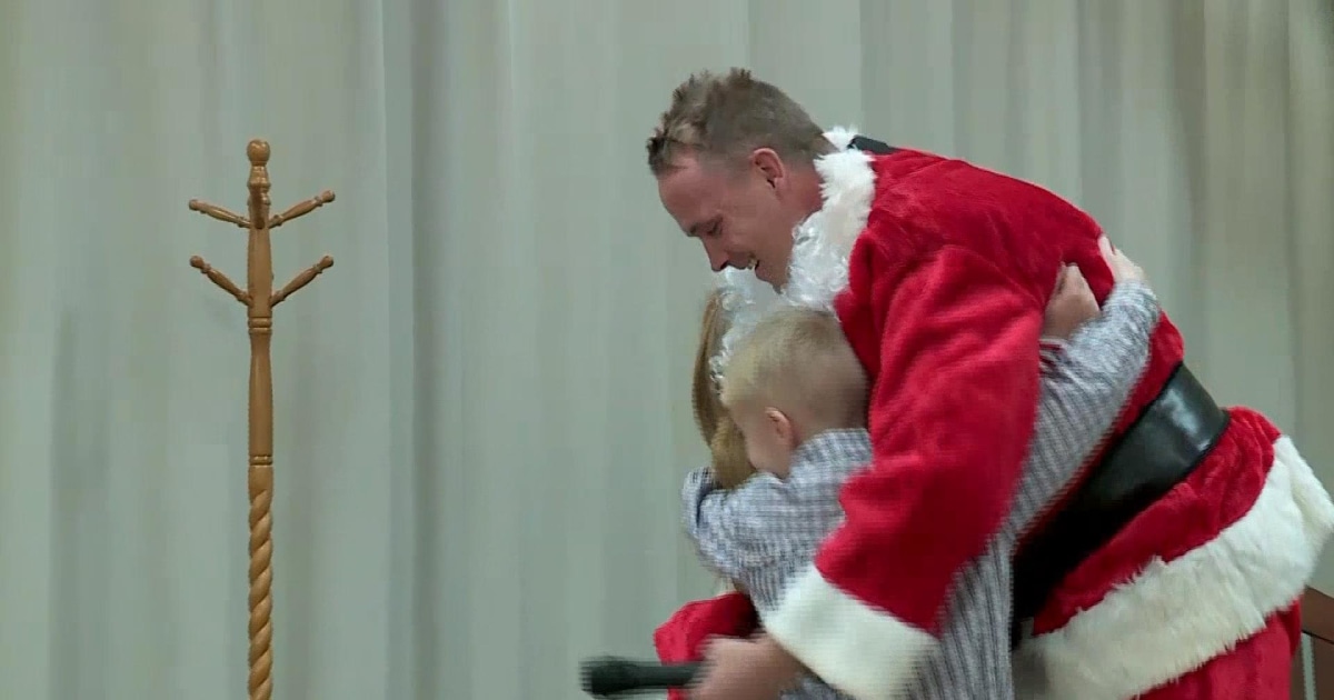 Secret Santas across the U.S. perform random acts of kindness