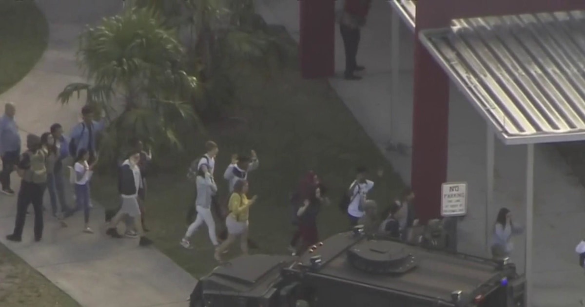 Florida student recounts school shooting