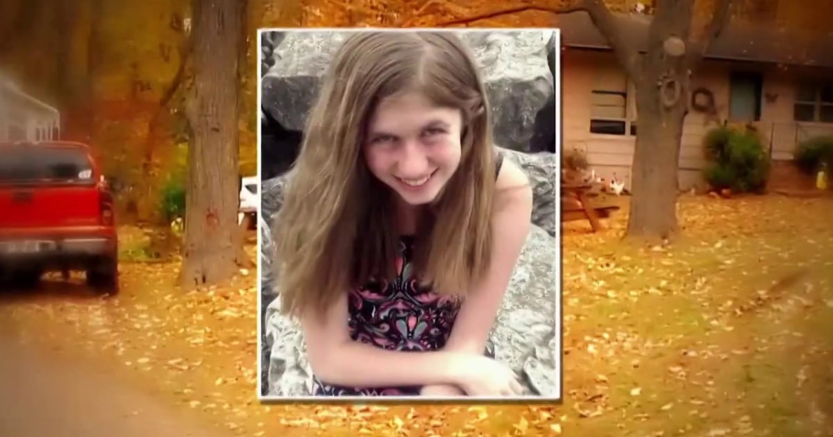 Teen missing after parents found dead at Wisconsin home