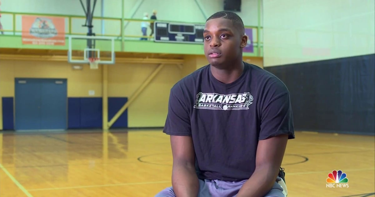 Arkansas teen with autism recruited to play basketball at Kent State