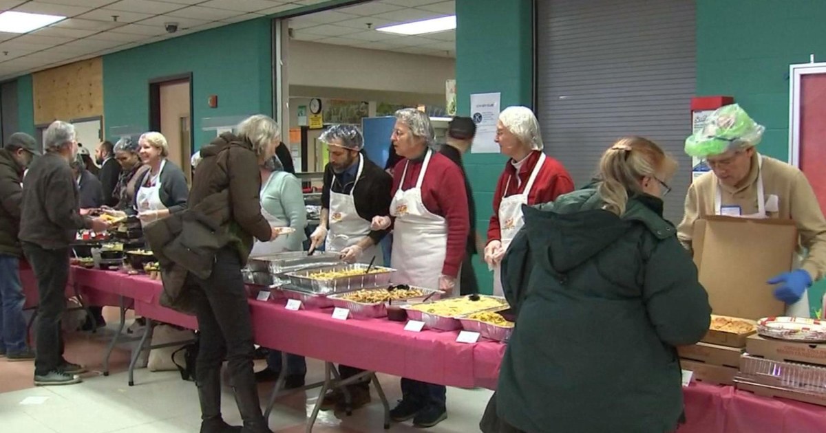 Furloughed federal workers get free meal at Maryland high school