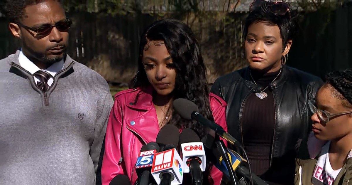 Jocelyn Savage's family reacts to R. Kelly blaming them for handing ...
